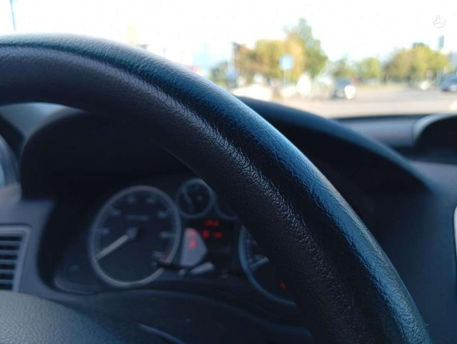 Pelēks Peugeot 307 2005 Viļņa, ar dzinēja tilpumu 1.60 L un nobraukumu 165 tūkst. km par 500 €, foto 11 vietnē AUTOMOTO.COM.LV