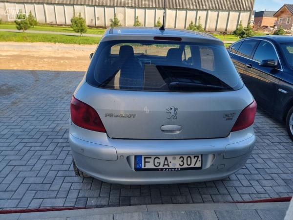 Пежо 307 2005 в Каунас на AUTOMOTO.COM.LV Серый Пежо 307 2005 в Каунас, объемом двигателя 1.60 л и пробегом 298 тыс. км за 899 €, фото 6 на AUTOMOTO.COM.LV