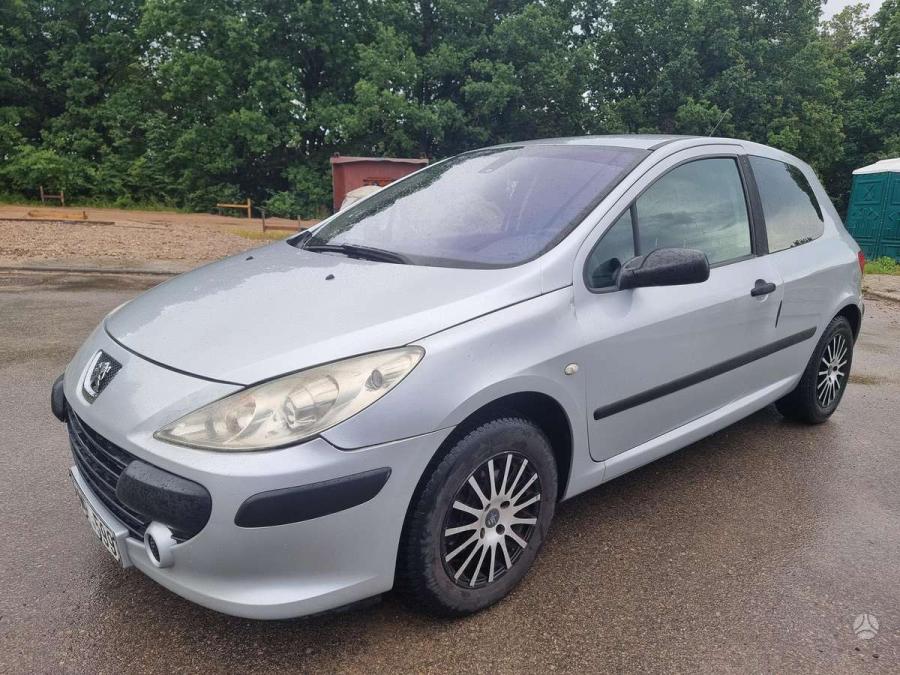Pelēks Peugeot 307 2006 Kauņa, ar dzinēja tilpumu 1.56 L un nobraukumu 290 tūkst. km par 830 €, foto 1 vietnē AUTOMOTO.COM.LV