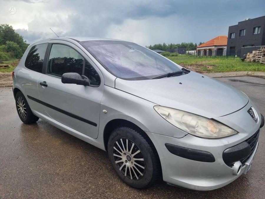 Pelēks Peugeot 307 2006 Kauņa, ar dzinēja tilpumu 1.56 L un nobraukumu 290 tūkst. km par 830 €, foto 3 vietnē AUTOMOTO.COM.LV