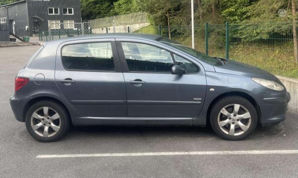 Pelēks Peugeot 307 2006 Viļņa, ar dzinēja tilpumu 2.00 L un nobraukumu 289 tūkst. km par 777 €, foto 2 vietnē AUTOMOTO.COM.LV