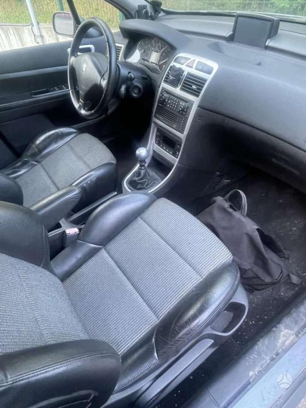 Pelēks Peugeot 307 2006 Viļņa, ar dzinēja tilpumu 2.00 L un nobraukumu 289 tūkst. km par 777 €, foto 6 vietnē AUTOMOTO.COM.LV