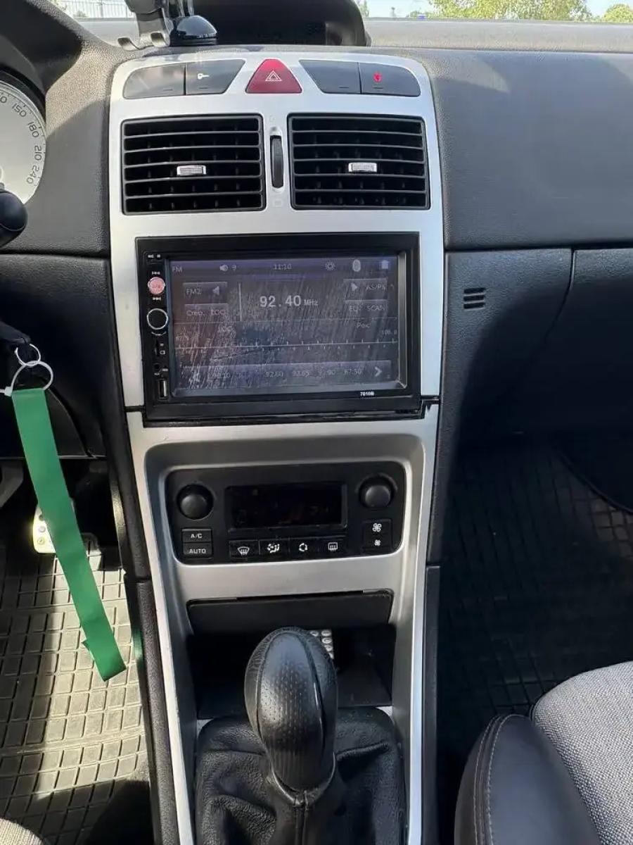 Pelēks Peugeot 307 2006 Daugavpils, ar dzinēja tilpumu 1.60 L un nobraukumu 254 tūkst. km par 799 €, foto 12 vietnē AUTOMOTO.COM.LV