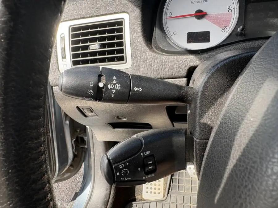 Pelēks Peugeot 307 2006 Daugavpils, ar dzinēja tilpumu 1.60 L un nobraukumu 254 tūkst. km par 799 €, foto 13 vietnē AUTOMOTO.COM.LV
