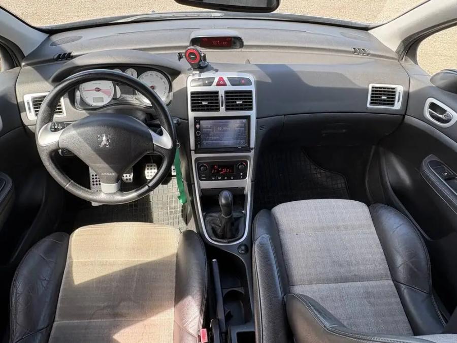 Pelēks Peugeot 307 2006 Daugavpils, ar dzinēja tilpumu 1.60 L un nobraukumu 254 tūkst. km par 799 €, foto 14 vietnē AUTOMOTO.COM.LV