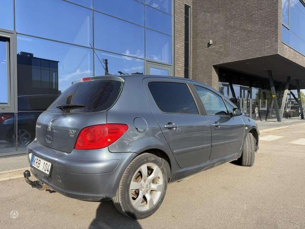 Пежо 307 2006 в Каунас на AUTOMOTO.COM.LV Серый Пежо 307 2006 в Каунас, объемом двигателя 1.56 л и пробегом 330 тыс. км за 710 €, фото 4 на AUTOMOTO.COM.LV