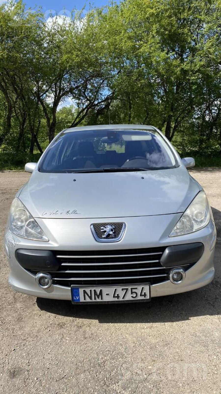 Grey Peugeot 307 2007 in Cesis, with an engine capacity of 1.60 L and mileage of 306 thousand km for 1800 €, photo 1 on AUTOMOTO.COM.LV