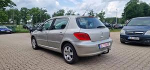 Grey Peugeot 307 2007 in Valmiera, with an engine capacity of 1.60 L and mileage of 337 thousand km for 1400 €, photo 5 on AUTOMOTO.COM.LV
