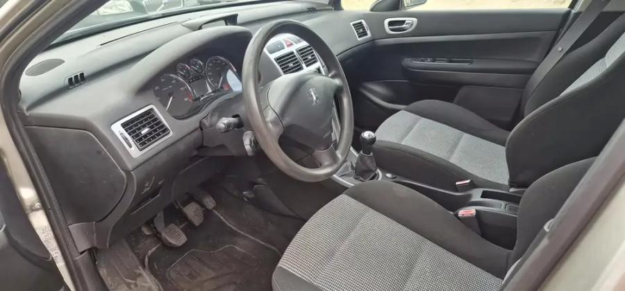 Grey Peugeot 307 2007 in Valmiera, with an engine capacity of 1.60 L and mileage of 337 thousand km for 1400 €, photo 9 on AUTOMOTO.COM.LV