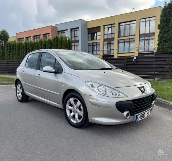 Pelēks Peugeot 307 2007 Viļņa, ar dzinēja tilpumu 1.59 L un nobraukumu 156 tūkst. km par 1950 €, foto 1 vietnē AUTOMOTO.COM.LV