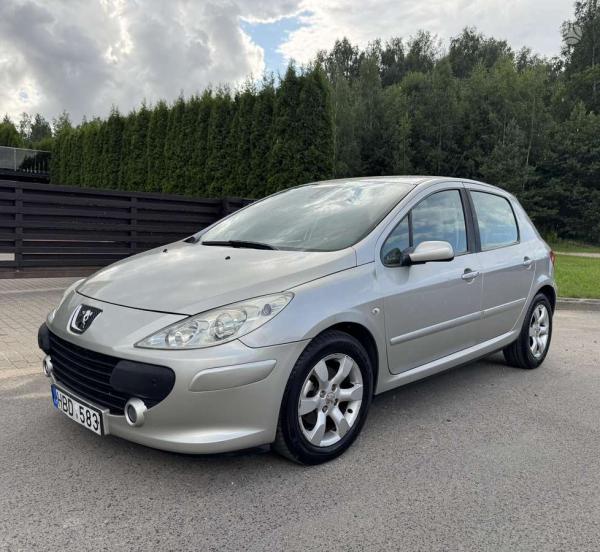 Pelēks Peugeot 307 2007 Viļņa, ar dzinēja tilpumu 1.59 L un nobraukumu 156 tūkst. km par 1950 €, foto 2 vietnē AUTOMOTO.COM.LV