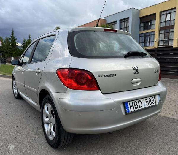 Pelēks Peugeot 307 2007 Viļņa, ar dzinēja tilpumu 1.59 L un nobraukumu 156 tūkst. km par 1950 €, foto 6 vietnē AUTOMOTO.COM.LV