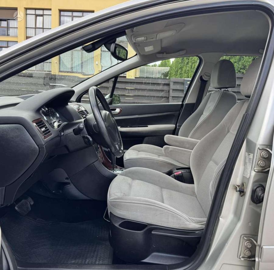 Grey Peugeot 307 2007 in Vilnius, with an engine capacity of 1.59 L and mileage of 156 thousand km for 1950 €, photo 13 on AUTOMOTO.COM.LV