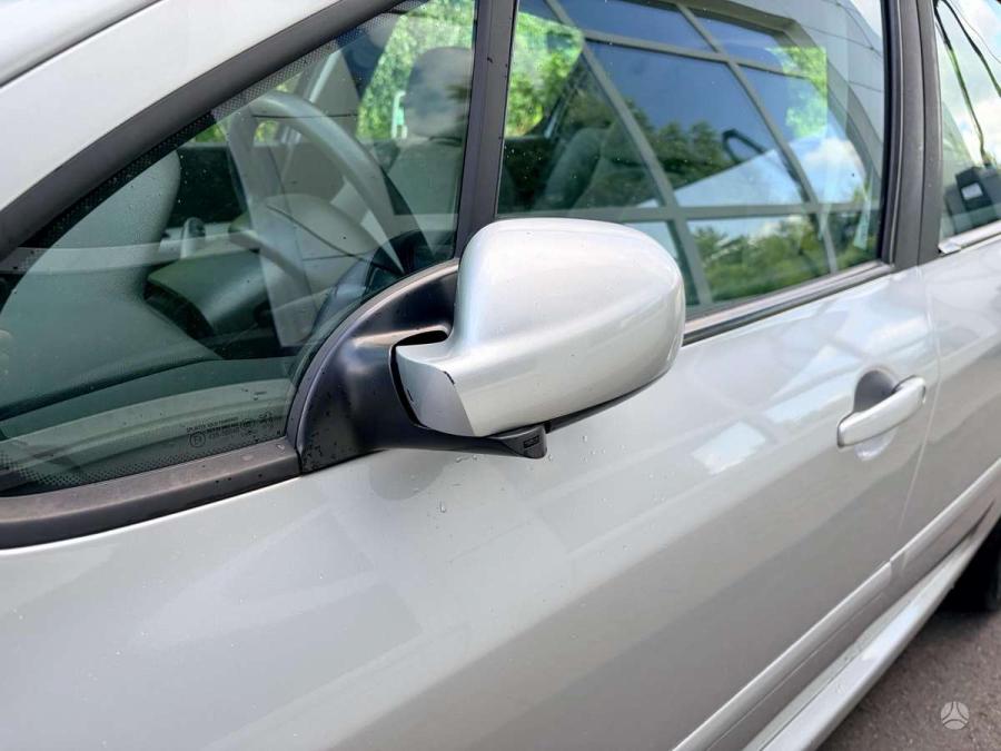 Grey Peugeot 307 2007 in Vilnius, with an engine capacity of 1.59 L and mileage of 210 thousand km for 1650 €, photo 9 on AUTOMOTO.COM.LV