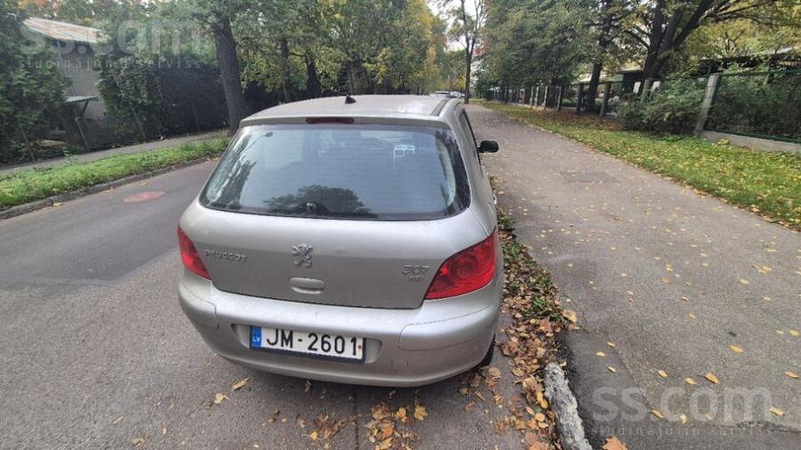 Серый Пежо 307 2007 в Рига, объемом двигателя 1.60 л и пробегом 308 тыс. км за 700 €, фото 5 на AUTOMOTO.COM.LV
