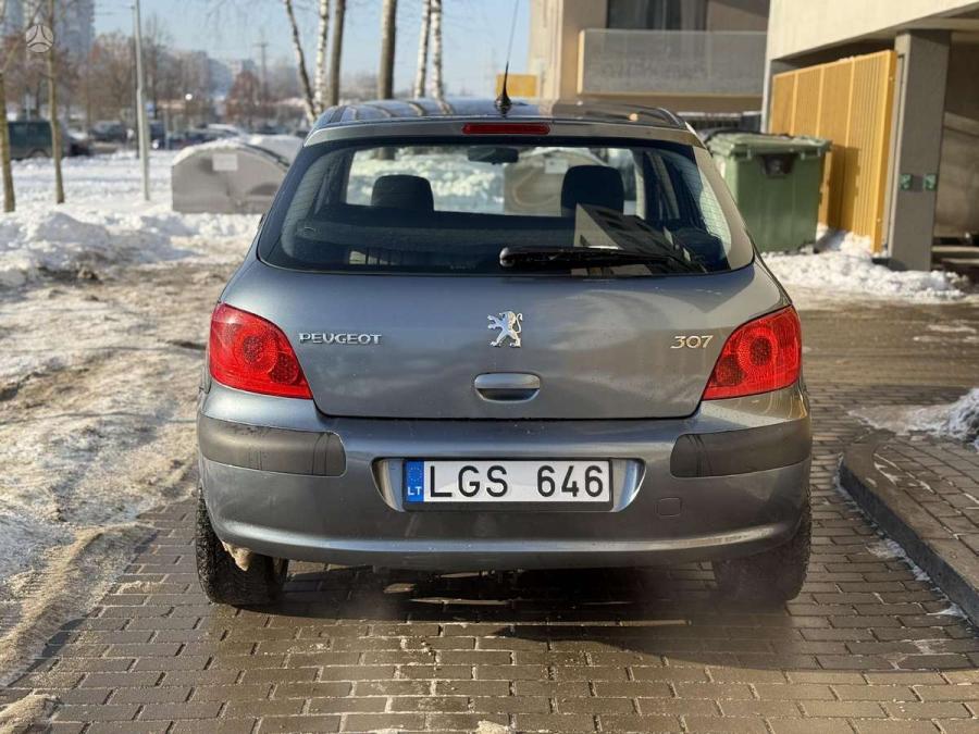Grey Peugeot 307 2008 in Vilnius, with an engine capacity of 1.59 L and mileage of 254 thousand km for 950 €, photo 5 on AUTOMOTO.COM.LV