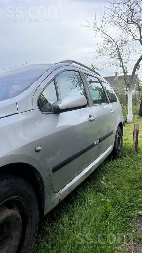 Pelēks Peugeot 307 2002 Daugavpils, ar dzinēja tilpumu 2.00 L un nobraukumu 322 tūkst. km par 800 €, foto 2 vietnē AUTOMOTO.COM.LV