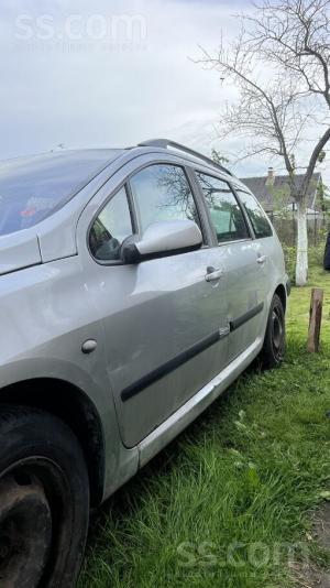 Pelēks Peugeot 307 2002 Daugavpils, ar dzinēja tilpumu 2.00 L un nobraukumu 322 tūkst. km par 800 €, foto 3 vietnē AUTOMOTO.COM.LV