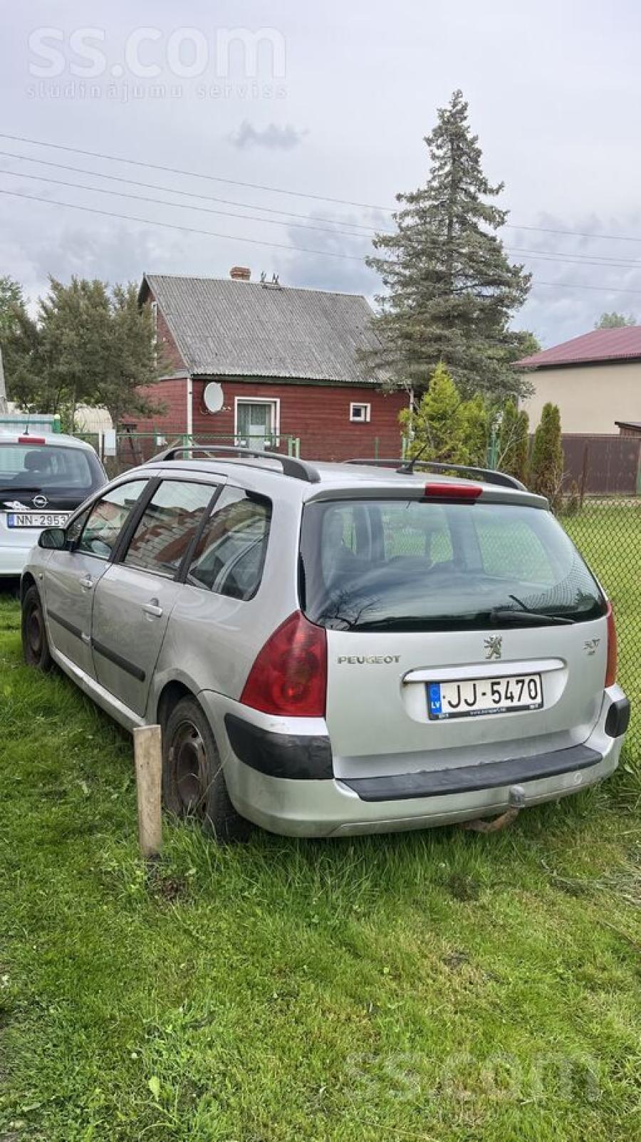 Pelēks Peugeot 307 2002 Daugavpils, ar dzinēja tilpumu 2.00 L un nobraukumu 322 tūkst. km par 800 €, foto 4 vietnē AUTOMOTO.COM.LV