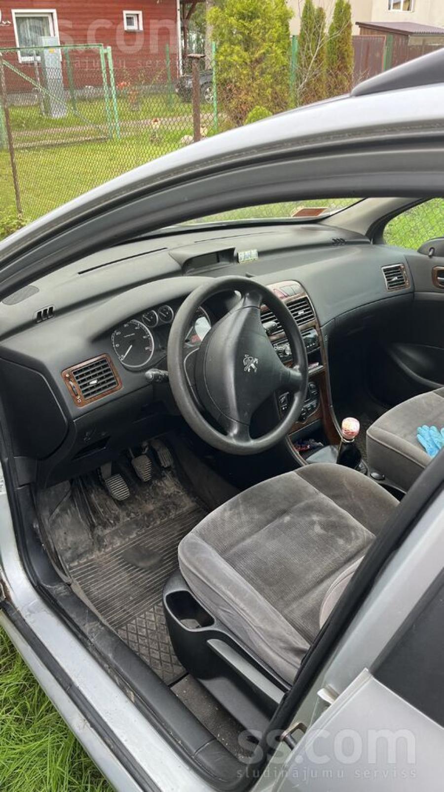 Pelēks Peugeot 307 2002 Daugavpils, ar dzinēja tilpumu 2.00 L un nobraukumu 322 tūkst. km par 800 €, foto 5 vietnē AUTOMOTO.COM.LV