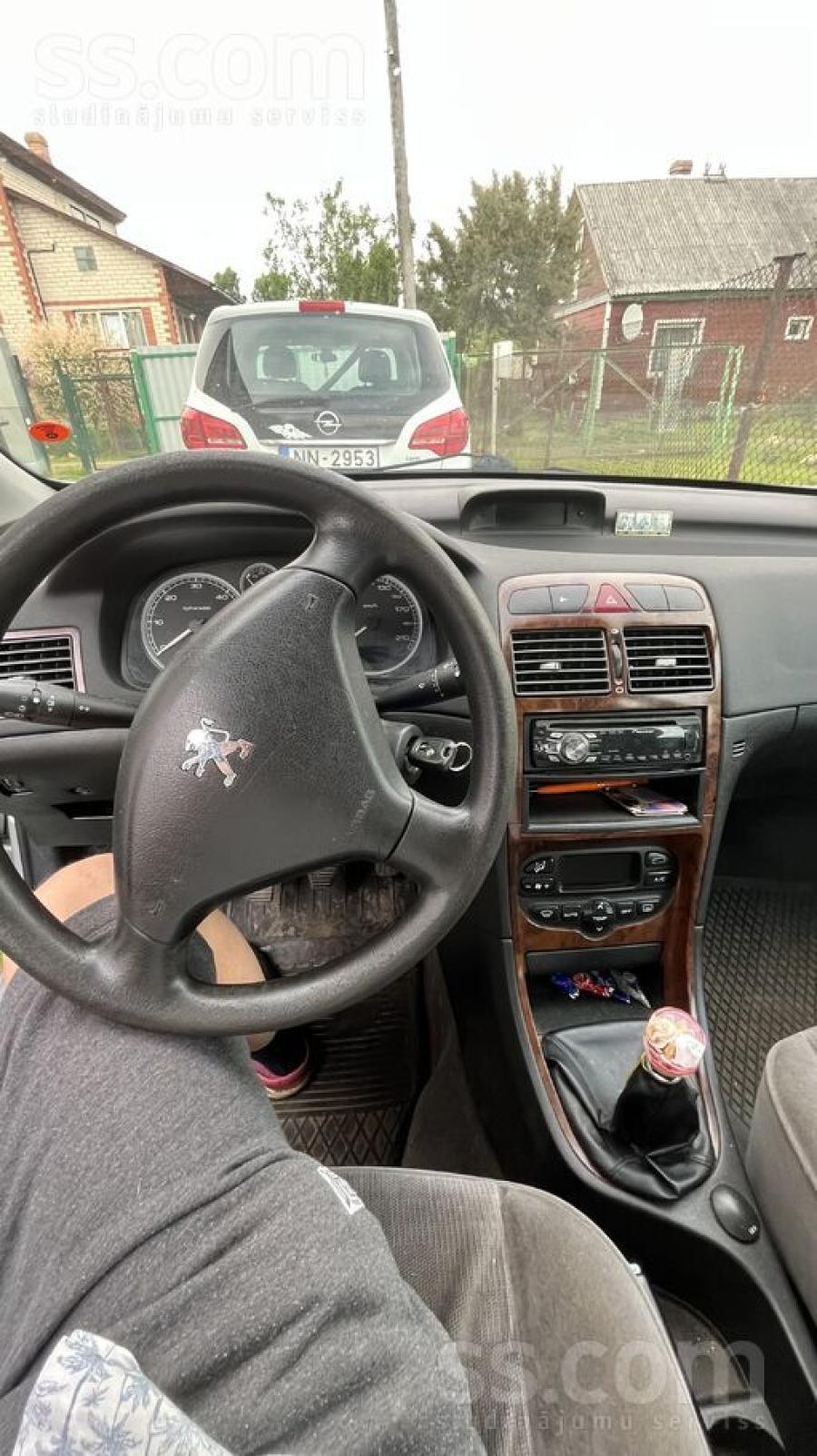 Pelēks Peugeot 307 2002 Daugavpils, ar dzinēja tilpumu 2.00 L un nobraukumu 322 tūkst. km par 800 €, foto 6 vietnē AUTOMOTO.COM.LV