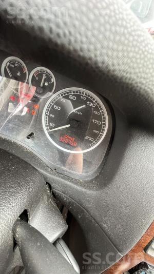 Pelēks Peugeot 307 2002 Daugavpils, ar dzinēja tilpumu 2.00 L un nobraukumu 322 tūkst. km par 800 €, foto 7 vietnē AUTOMOTO.COM.LV