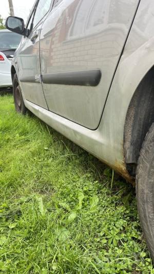 Pelēks Peugeot 307 2002 Daugavpils, ar dzinēja tilpumu 2.00 L un nobraukumu 322 tūkst. km par 800 €, foto 8 vietnē AUTOMOTO.COM.LV