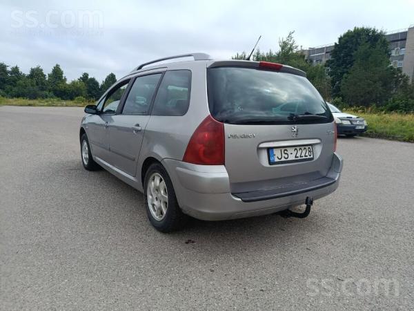 Pelēks Peugeot 307 2002 Daugavpils, ar dzinēja tilpumu 2.00 L un nobraukumu 268 tūkst. km par 1050 €, foto 5 vietnē AUTOMOTO.COM.LV