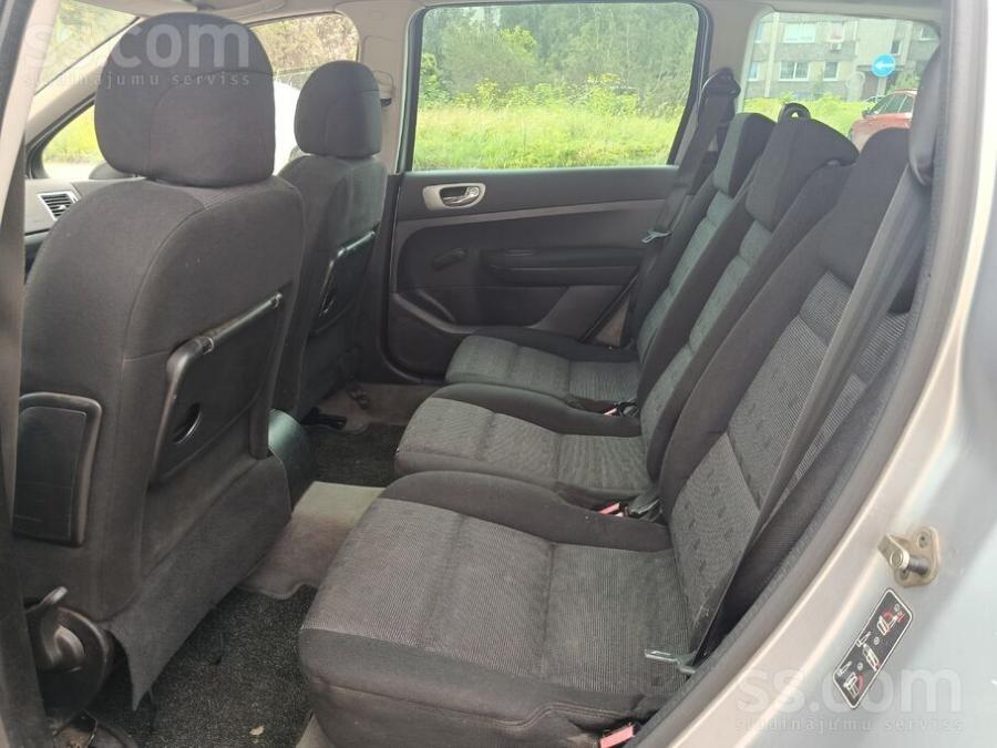 Grey Peugeot 307 2002 in Daugavpils, with an engine capacity of 2.00 L and mileage of 268 thousand km for 1050 €, photo 15 on AUTOMOTO.COM.LV