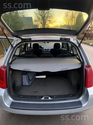 Pelēks Peugeot 307 2002 Rīga, ar dzinēja tilpumu 2.00 L un nobraukumu 386 tūkst. km par 350 €, foto 4 vietnē AUTOMOTO.COM.LV
