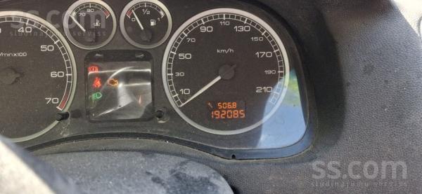 Pelēks Peugeot 307 2002 Bauska, ar dzinēja tilpumu 1.60 L un nobraukumu 192 tūkst. km par 500 €, foto 6 vietnē AUTOMOTO.COM.LV