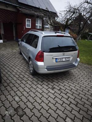 Grey Peugeot 307 2003 in Silute, with an engine capacity of 2.00 L and mileage of 230 thousand km for 900 €, photo 2 on AUTOMOTO.COM.LV
