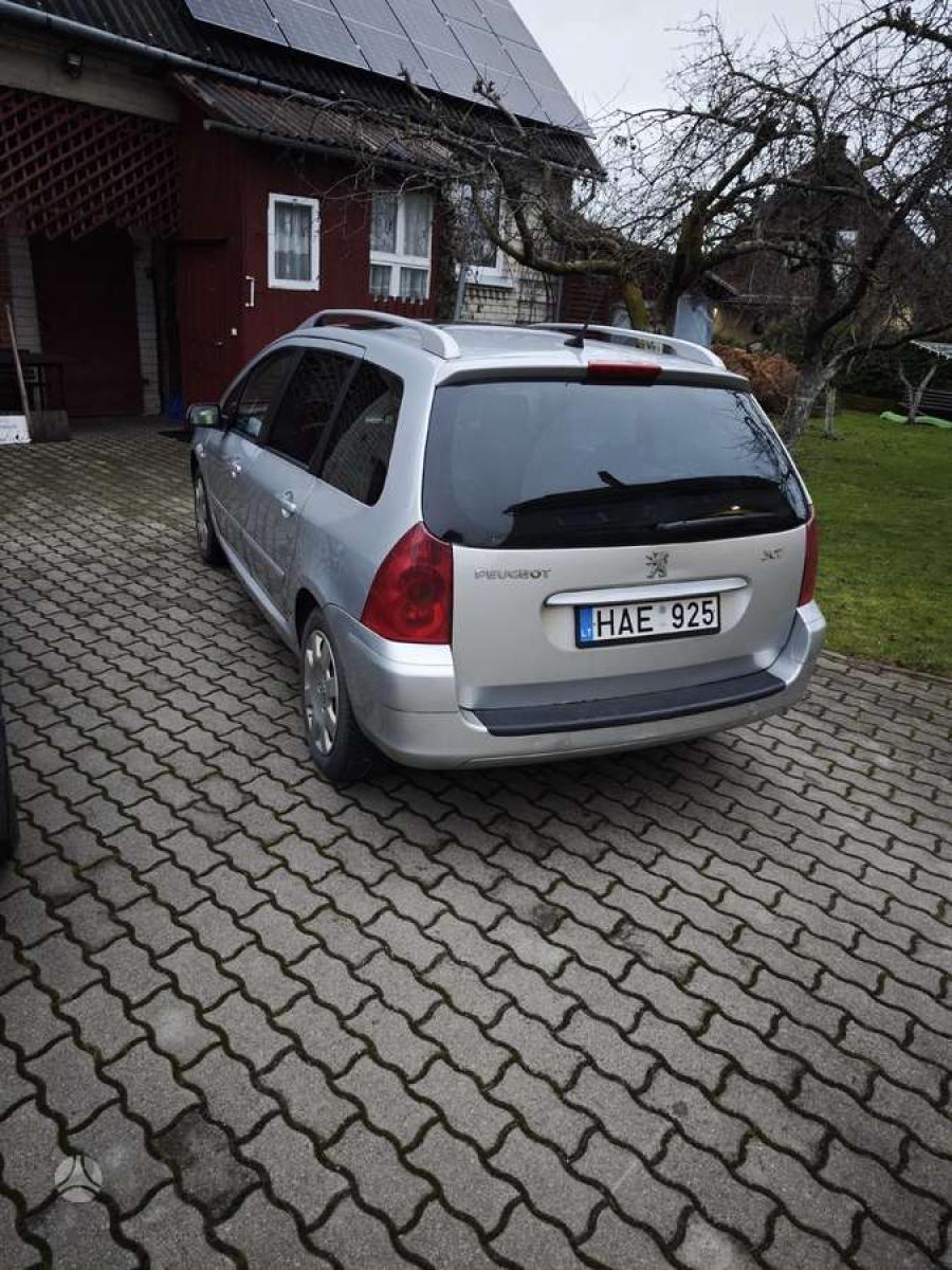 Grey Peugeot 307 2003 in Silute, with an engine capacity of 2.00 L and mileage of 230 thousand km for 900 €, photo 2 on AUTOMOTO.COM.LV