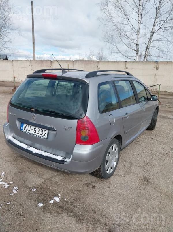 Pelēks Peugeot 307 2004 Daugavpils, ar dzinēja tilpumu 2.00 L un nobraukumu 288 tūkst. km par 1150 €, foto 2 vietnē AUTOMOTO.COM.LV