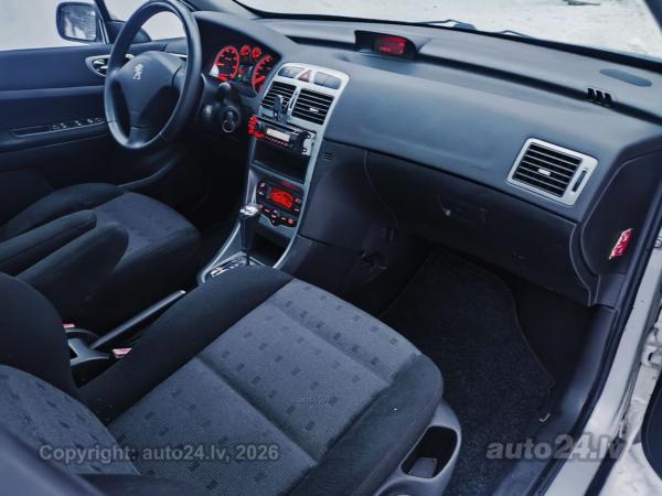 Pelēks Peugeot 307 2004 Tallina, ar dzinēja tilpumu 1.60 L un nobraukumu 214 tūkst. km par 998 €, foto 9 vietnē AUTOMOTO.COM.LV