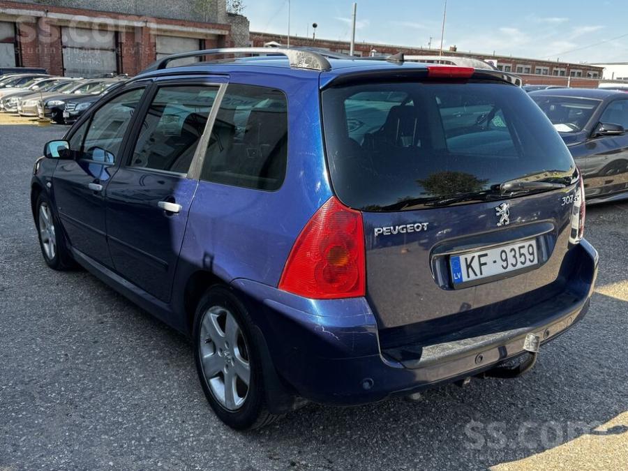 Grey Peugeot 307 2004 in Daugavpils, with an engine capacity of 2.00 L and mileage of 0 thousand km for 1390 €, photo 5 on AUTOMOTO.COM.LV