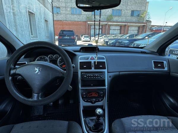 Pelēks Peugeot 307 2004 Daugavpils, ar dzinēja tilpumu 2.00 L un nobraukumu 0 tūkst. km par 1390 €, foto 11 vietnē AUTOMOTO.COM.LV
