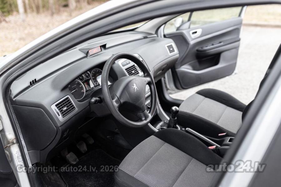 Pelēks Peugeot 307 2005 Tallina, ar dzinēja tilpumu 1.60 L un nobraukumu 274 tūkst. km par 1799 €, foto 9 vietnē AUTOMOTO.COM.LV