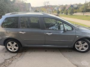 Grey Peugeot 307 2005 in Kaunas, with an engine capacity of 2.00 L and mileage of 327 thousand km for 1100 €, photo 5 on AUTOMOTO.COM.LV