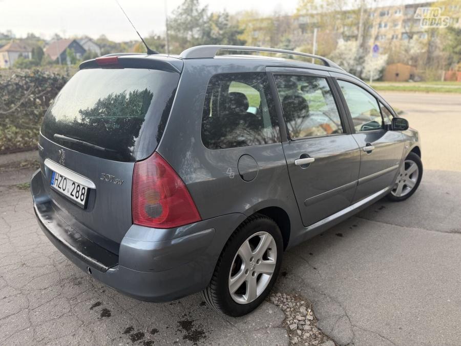 Grey Peugeot 307 2005 in Kaunas, with an engine capacity of 2.00 L and mileage of 327 thousand km for 1100 €, photo 6 on AUTOMOTO.COM.LV