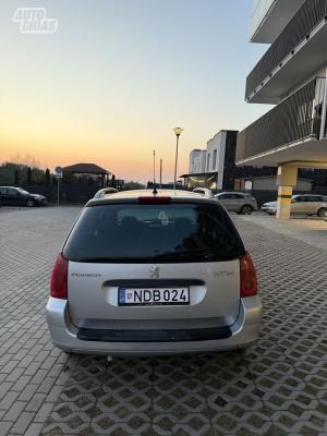 Pelēks Peugeot 307 2005 Viļņa, ar dzinēja tilpumu 1.60 L un nobraukumu 303 tūkst. km par 1500 €, foto 7 vietnē AUTOMOTO.COM.LV