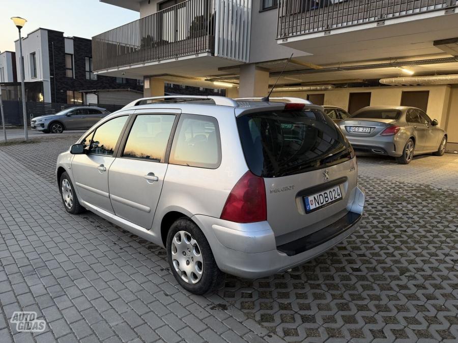 Pelēks Peugeot 307 2005 Viļņa, ar dzinēja tilpumu 1.60 L un nobraukumu 303 tūkst. km par 1500 €, foto 8 vietnē AUTOMOTO.COM.LV