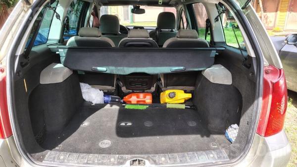 Grey Peugeot 307 2005 in Riga, with an engine capacity of 2.00 L and mileage of 160 thousand km for 950 €, photo 8 on AUTOMOTO.COM.LV