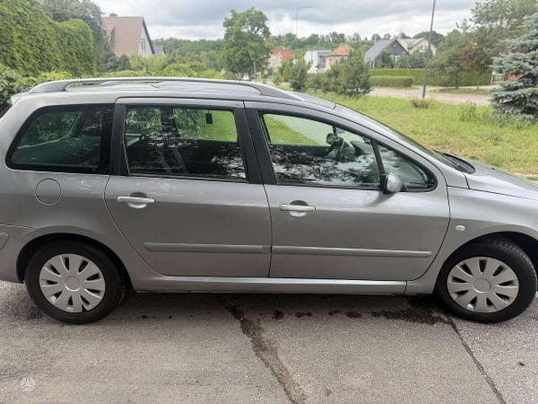 Grey Peugeot 307 2005 in Kaunas, with an engine capacity of 1.56 L and mileage of 242 thousand km for 750 €, photo 5 on AUTOMOTO.COM.LV