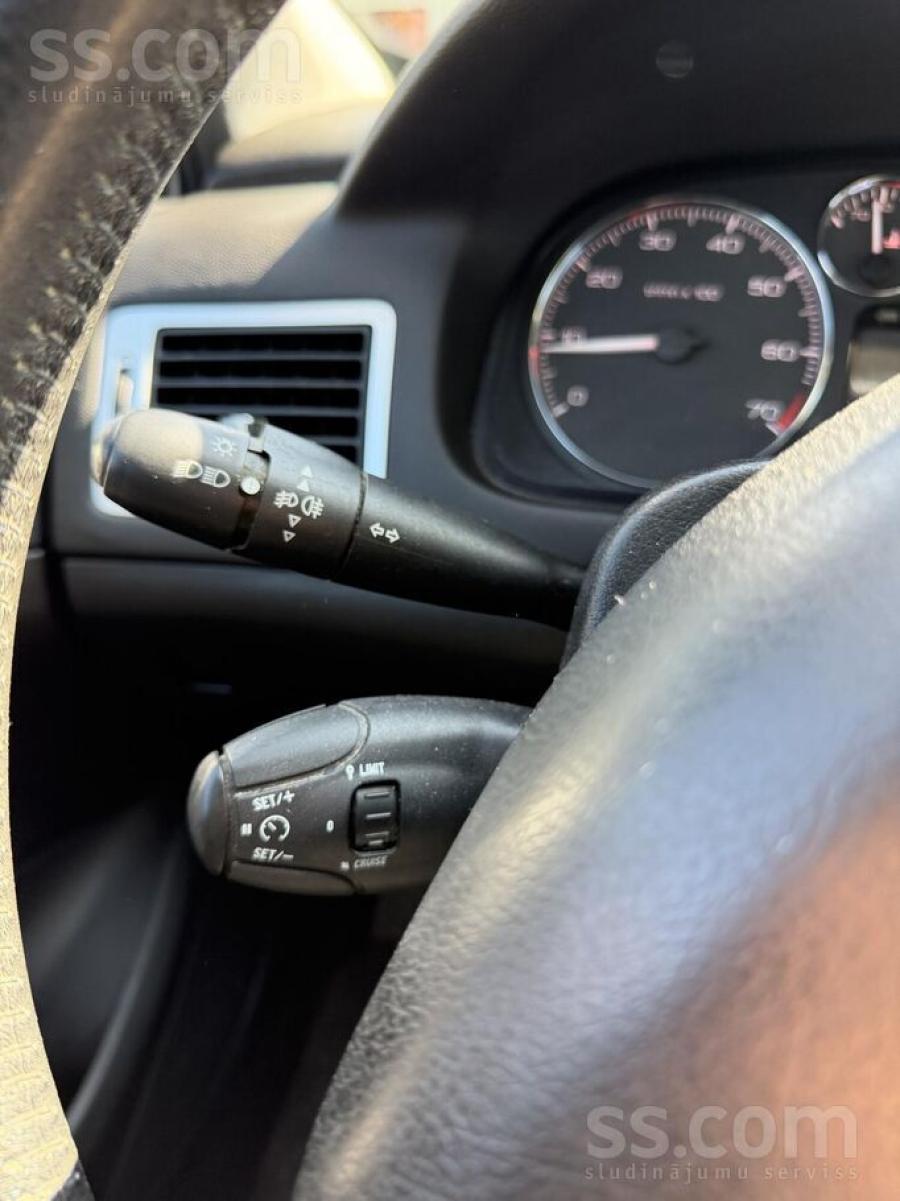 Pelēks Peugeot 307 2005 Ventspils, ar dzinēja tilpumu 1.60 L un nobraukumu 293 tūkst. km par 1890 €, foto 12 vietnē AUTOMOTO.COM.LV
