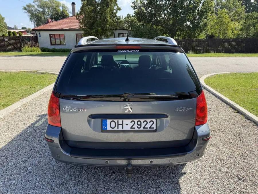 Grey Peugeot 307 2005 in Ventspils, with an engine capacity of 1.60 L and mileage of 293 thousand km for 1890 €, photo 8 on AUTOMOTO.COM.LV