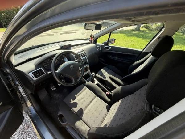 Grey Peugeot 307 2005 in Ventspils, with an engine capacity of 1.60 L and mileage of 293 thousand km for 1890 €, photo 11 on AUTOMOTO.COM.LV