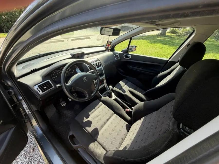 Grey Peugeot 307 2005 in Ventspils, with an engine capacity of 1.60 L and mileage of 293 thousand km for 1890 €, photo 11 on AUTOMOTO.COM.LV