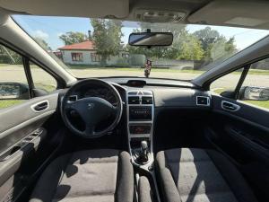 Grey Peugeot 307 2005 in Ventspils, with an engine capacity of 1.60 L and mileage of 293 thousand km for 1890 €, photo 14 on AUTOMOTO.COM.LV