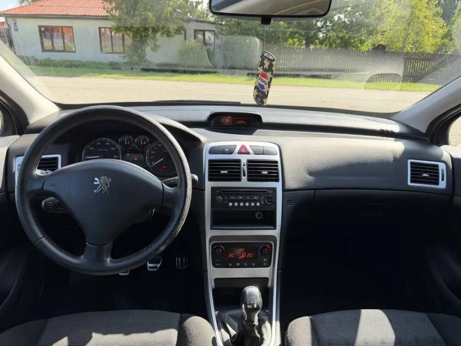 Grey Peugeot 307 2005 in Ventspils, with an engine capacity of 1.60 L and mileage of 293 thousand km for 1890 €, photo 15 on AUTOMOTO.COM.LV